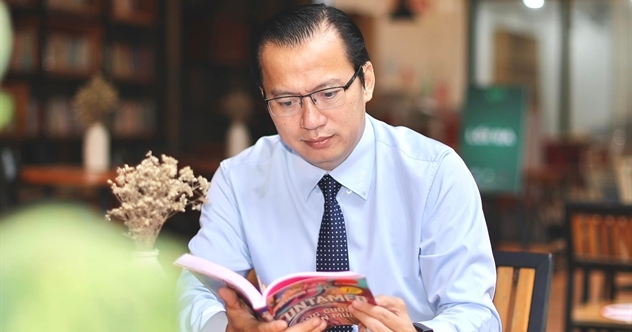 Đọc sách là món ăn tinh thần ngày Tết