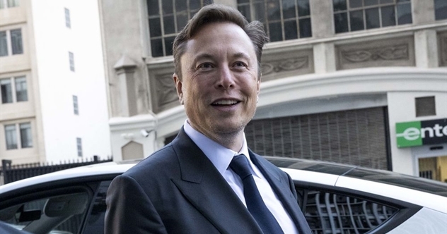 Tỉ phú Elon Musk trở lại ngôi vị giàu nhất thế giới